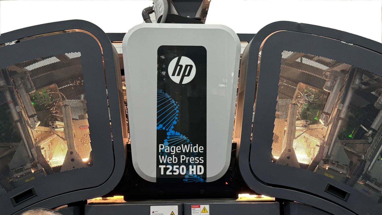 American printer supercharges production with adphos aNIR - PRO ...